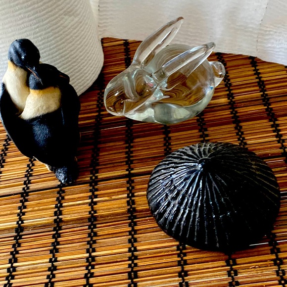 Accents | Vtg Castagna 1988 Figurine Bird Hugging Penguins Italy Signed ...